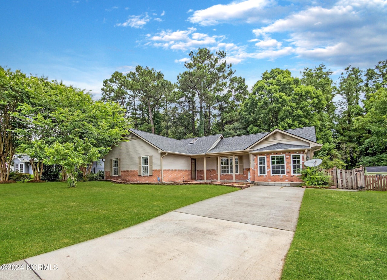 105 Suffolk Circle Jacksonville, NC 28546 | MLS 100452261