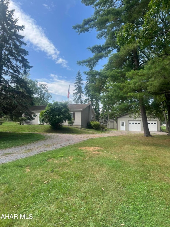 123 Hen House Ln in Altoona, PA