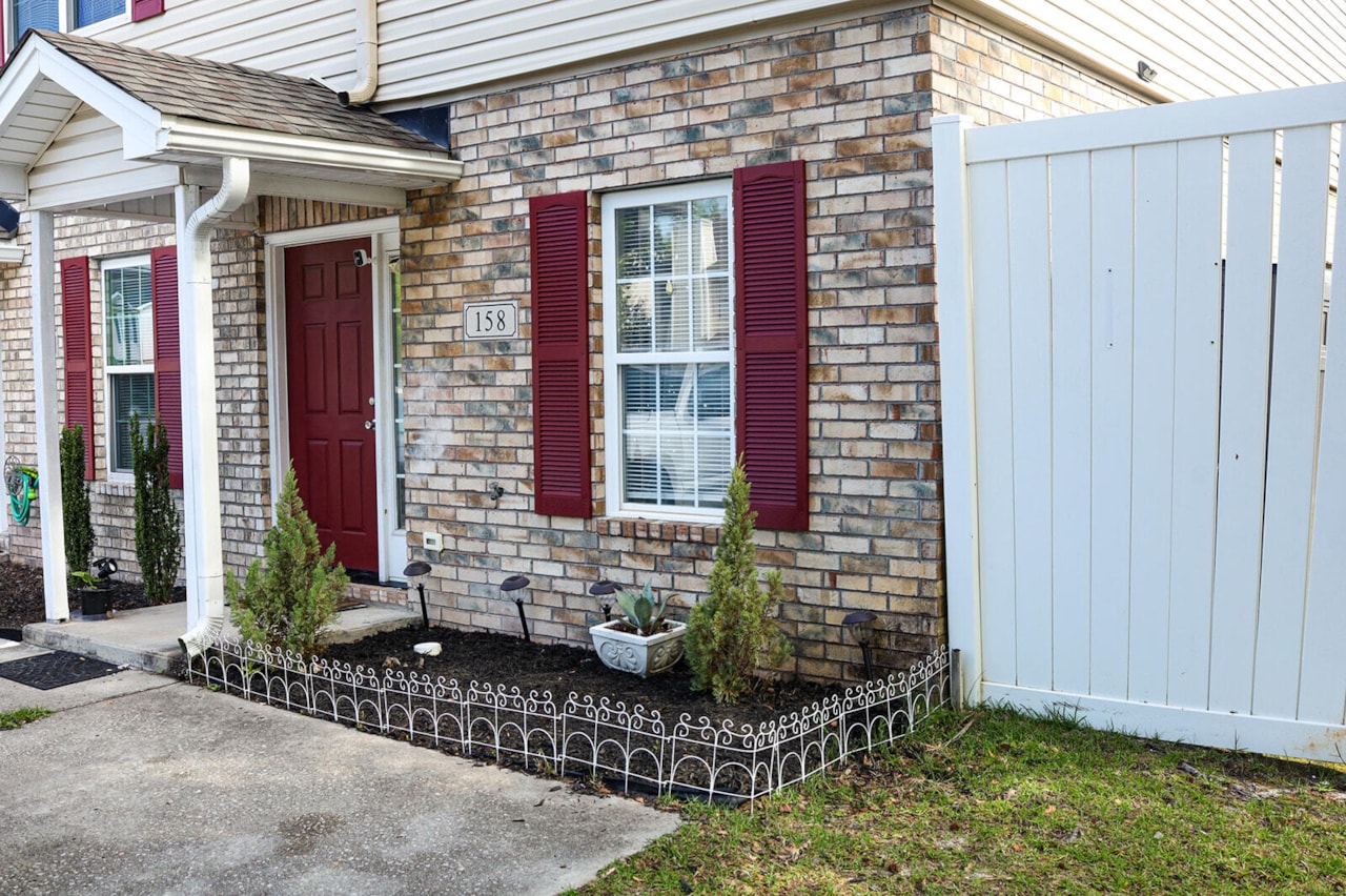 158 Pine Shadow Drive Goose Creek, SC 29445 | MLS 24011524