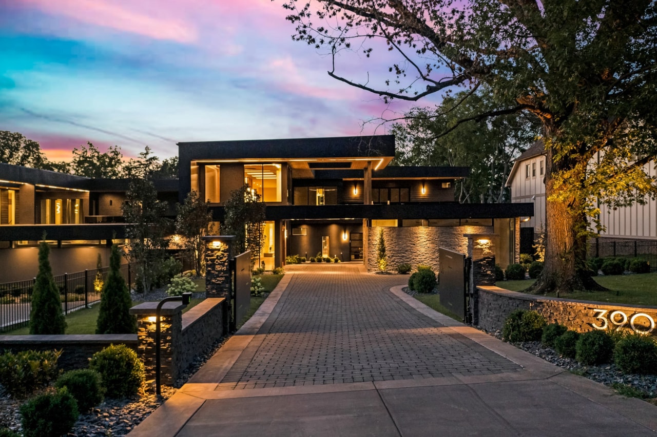 3906 Harding Pl Nashville, TN 37215 | MLS 2674394