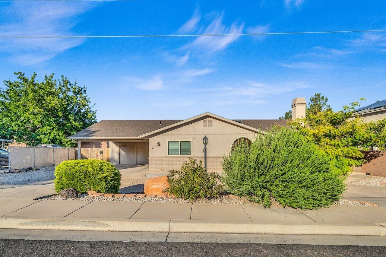 1010 N 1800 E St George, UT 84770 | MLS 24-252556