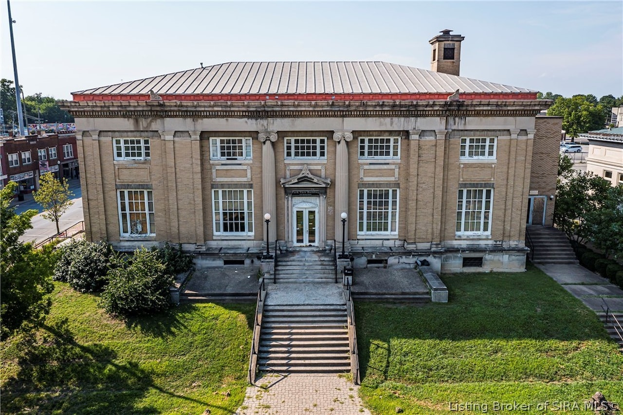 510 Spring St Jeffersonville, IN 47130 | MLS 202409493