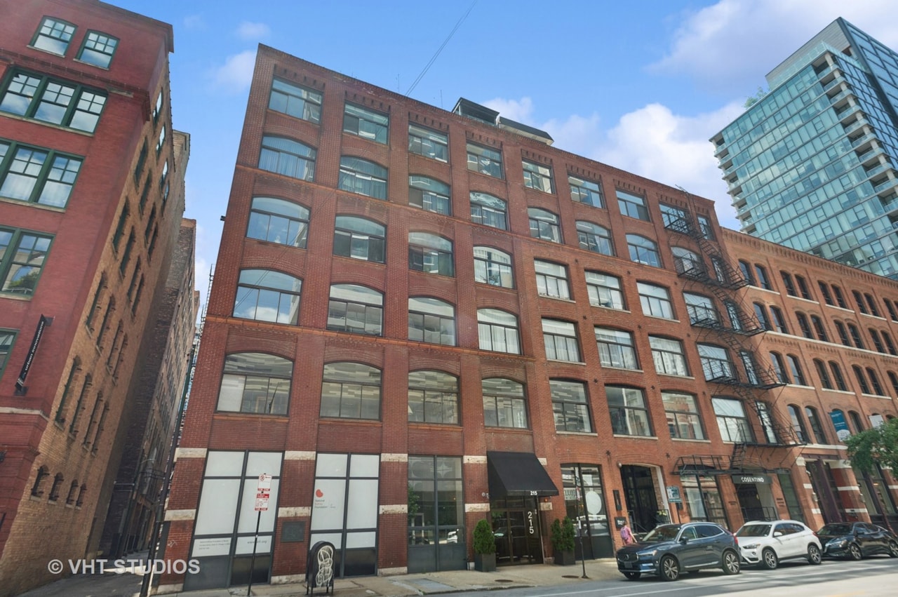 215 W Illinois St #2B-2C Chicago, IL 60654 | MLS 12094239