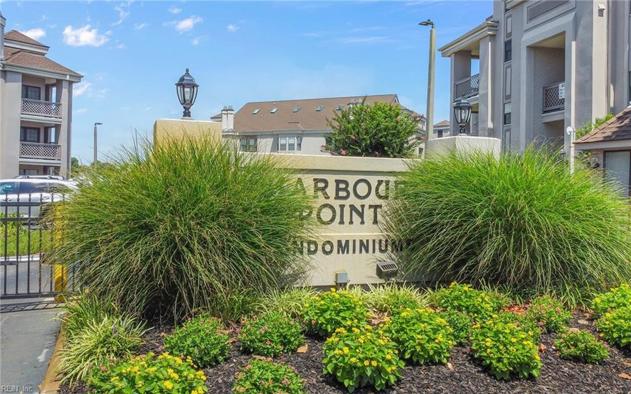 421 Harbour Point #304 Virginia Beach, VA 23451 | MLS 10543931