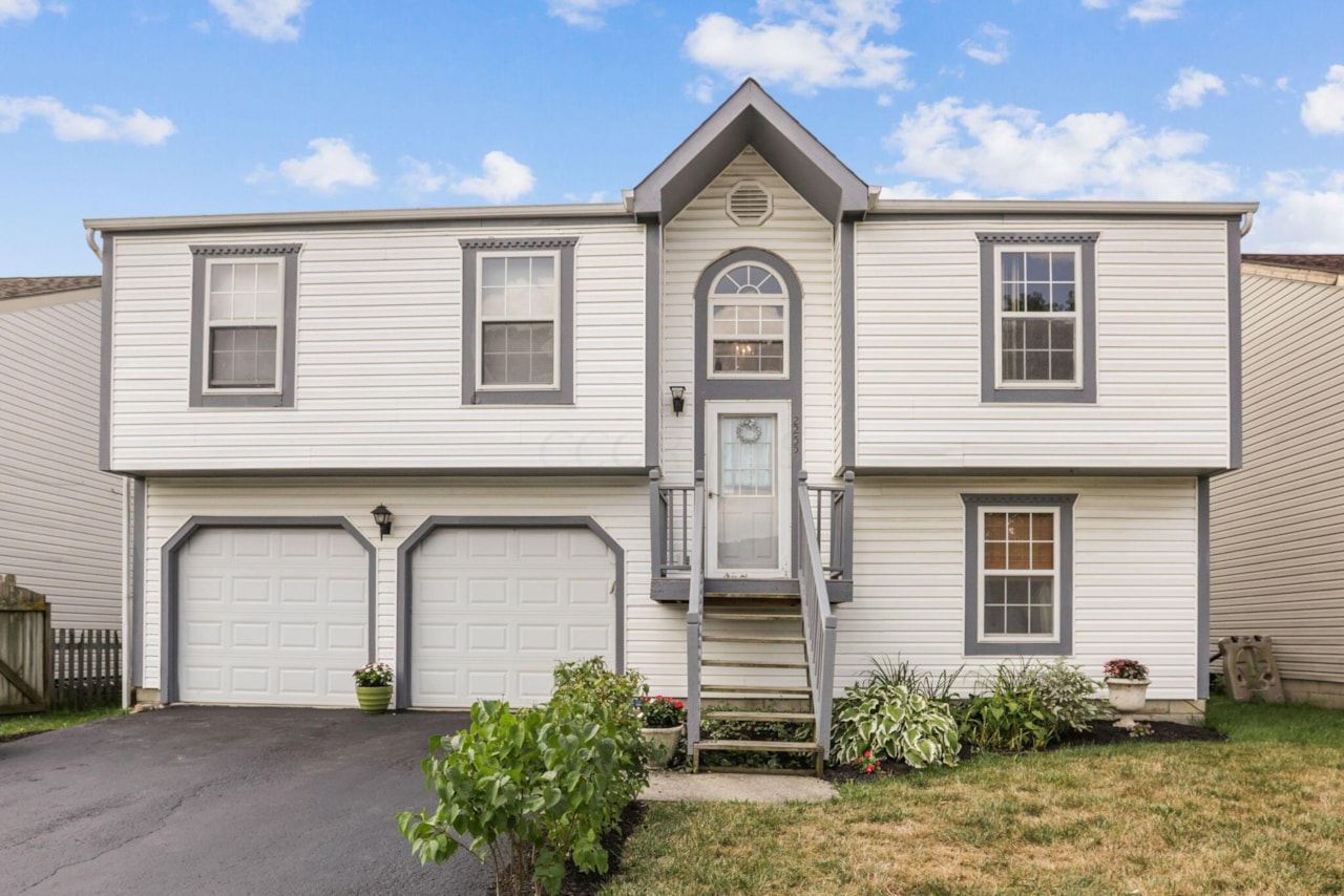 2255 Golden Leaf Lane Columbus, OH 43223 | Vision Realty Inc.