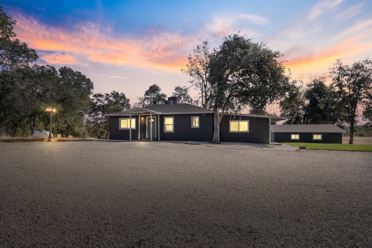 9173 Irish Creek Ln Redding, CA 96001 | MLS 24-3249