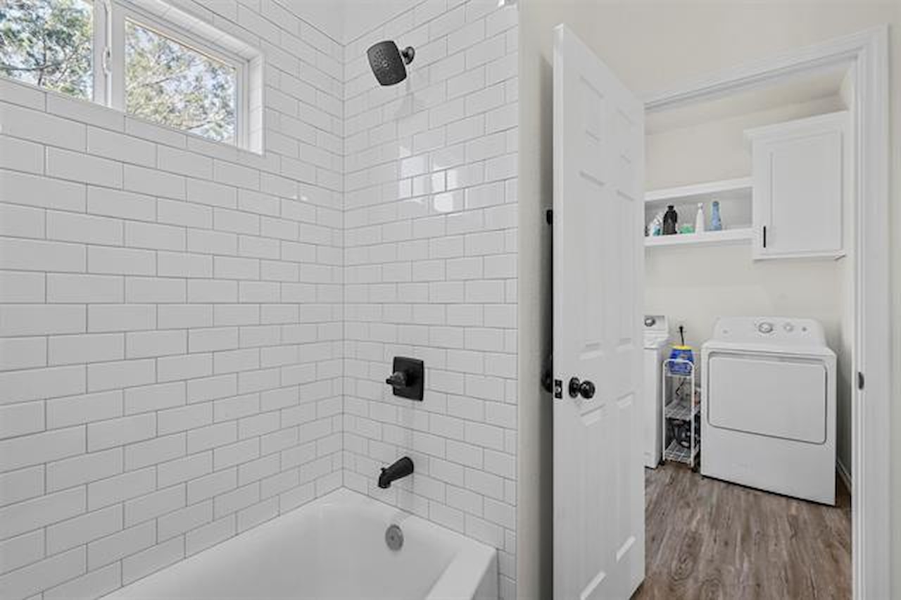 1300 Phoenix Court Granbury TX Elevate Realty Group - Granbury 20704688