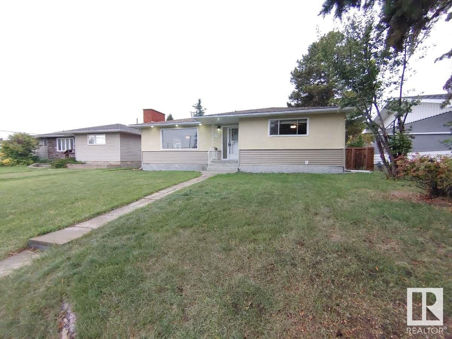8714 160 Street Edmonton, AB T5R 2H5 | MLS® E4406184