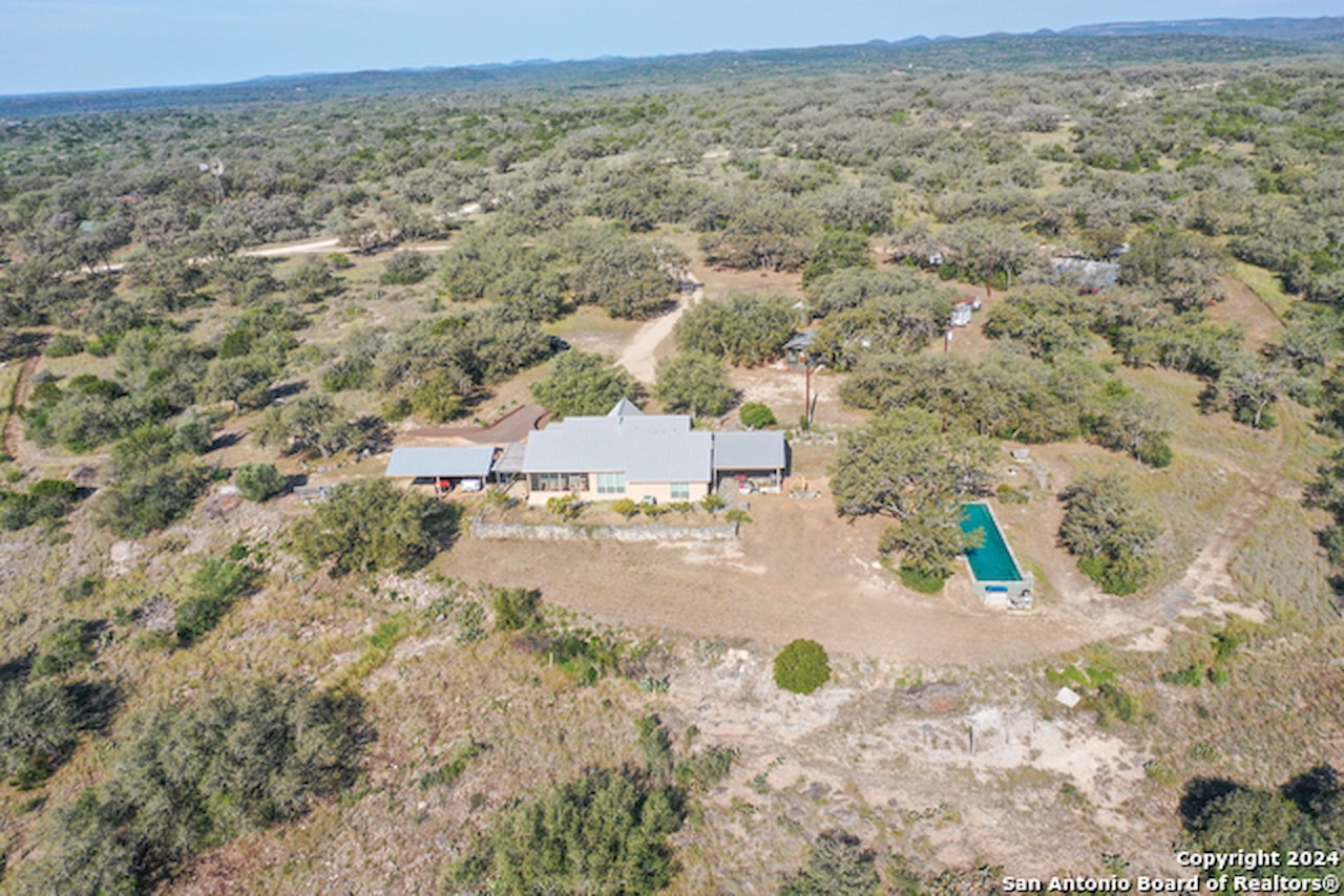 440 Pr 2321, Hondo, TX, 78861 | MLS # 1815374