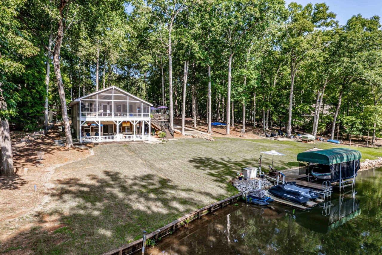 250 West Riverbend Drive Eatonton, GA 31024 | MLS 67033