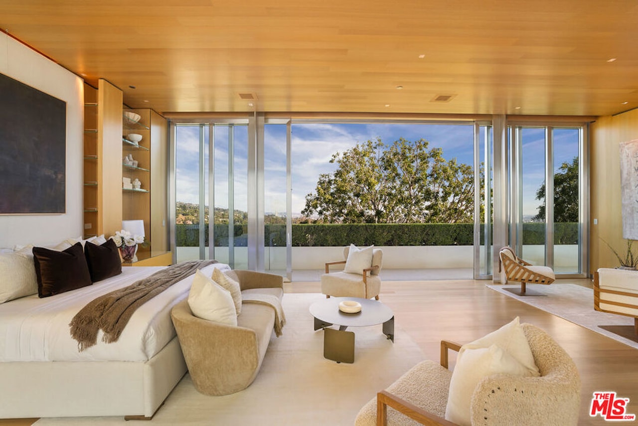 PHOTOS & DETAILS: 1261 Angelo Dr, Beverly Hills, CA 90210 For Sale ...