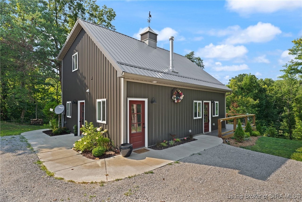 10131 Lambs Ridge Rd SE Elizabeth, IN 47117 | MLS 202409926