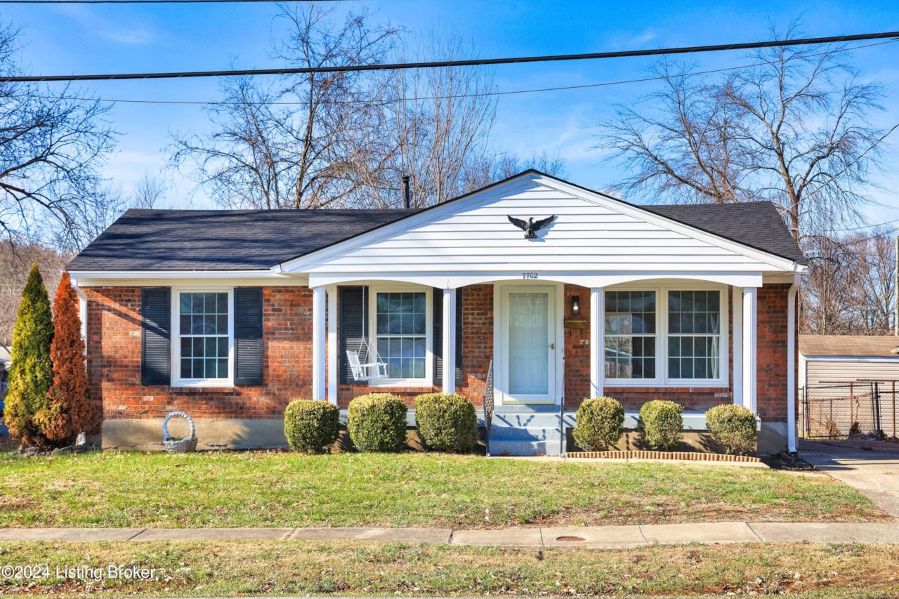 home for sale at 7702 Lesane Dr Louisville KY 40214 - MLS #1677061
