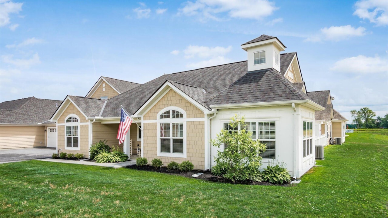 608 Newport Ln Hebron, OH 43025 | MLS 224004537