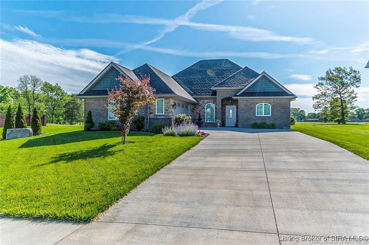 231 Willowshore Dr Scottsburg, IN 47170 | MLS 202505779