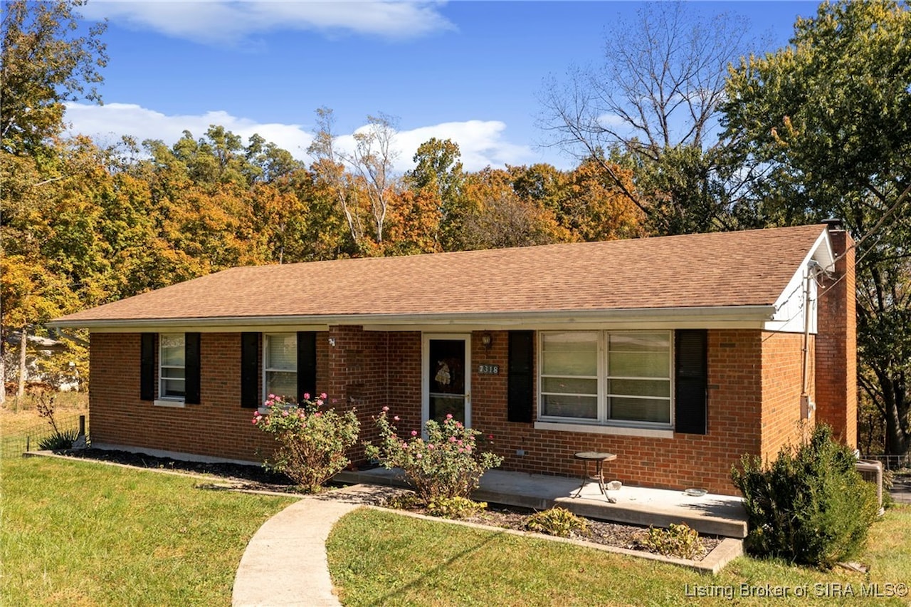 7318 Pekin Rd Greenville, IN 47124 | MLS 2024011752