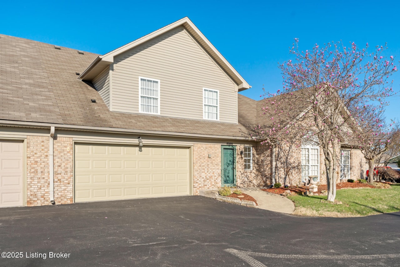 8200 Carmel Village Pl Louisville, KY 40228 | #1682350 | Smyrna Village | $254,900