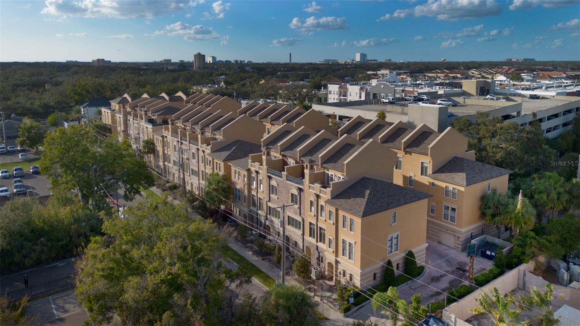 2216 Soho Bay Ct - Tampa, FL 33606 - Brownstones Of Soho