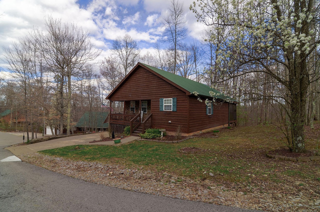 30 Cottage Dr Dr, Burnside, KY 42519 | MLS 25005928 | $219,500