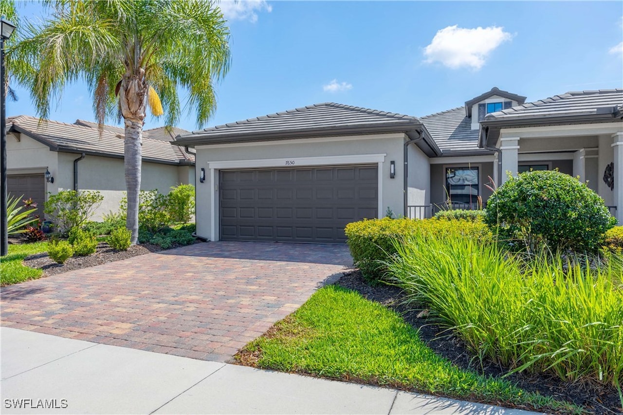 7650 Jacaranda Ln Naples, FL 34114 | MLS 225033541