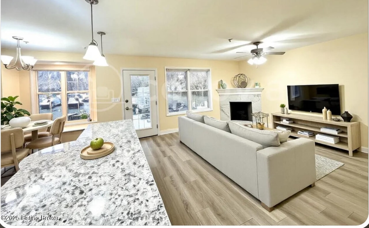 250 Crescent Hill Pl #101 Louisville, KY 40206 | #1679737 | Woods Of ...