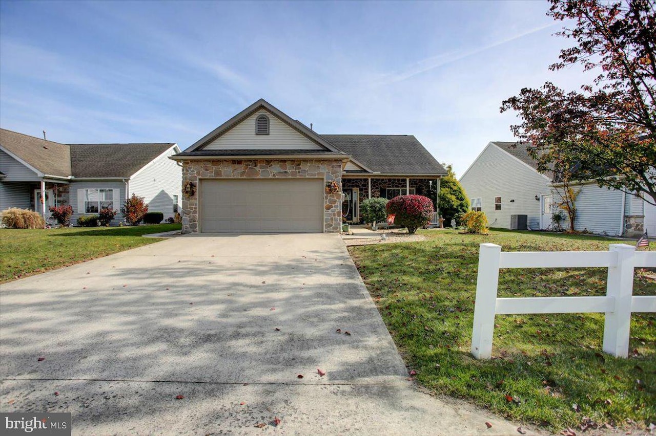 31 Lantern LnSouthampton Twp (14439)This home features approximately ...