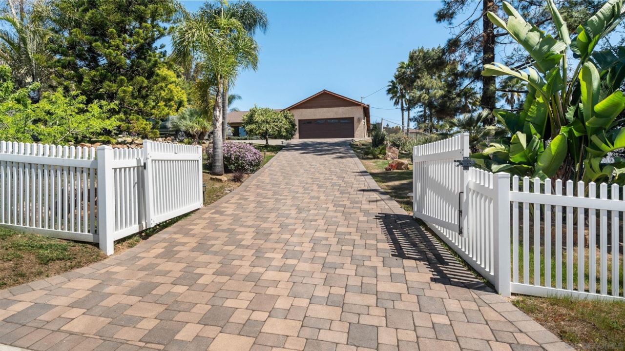 Must See! | 744 Via Flora Rd San Marcos, CA 92069 | $860,000