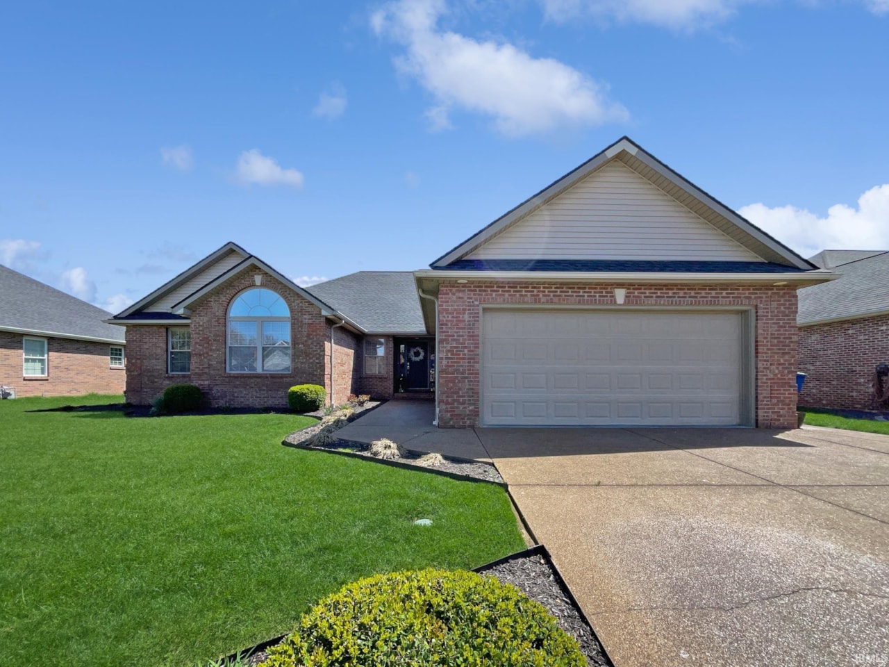 4700 Mansfield Drive Newburgh, IN 47630 | MLS 202513165