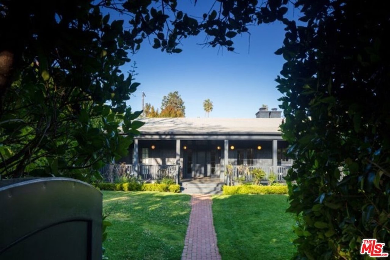 PHOTOS & DETAILS: 250 S Chadbourne Ave, Los Angeles, CA 90049 For Sale ...