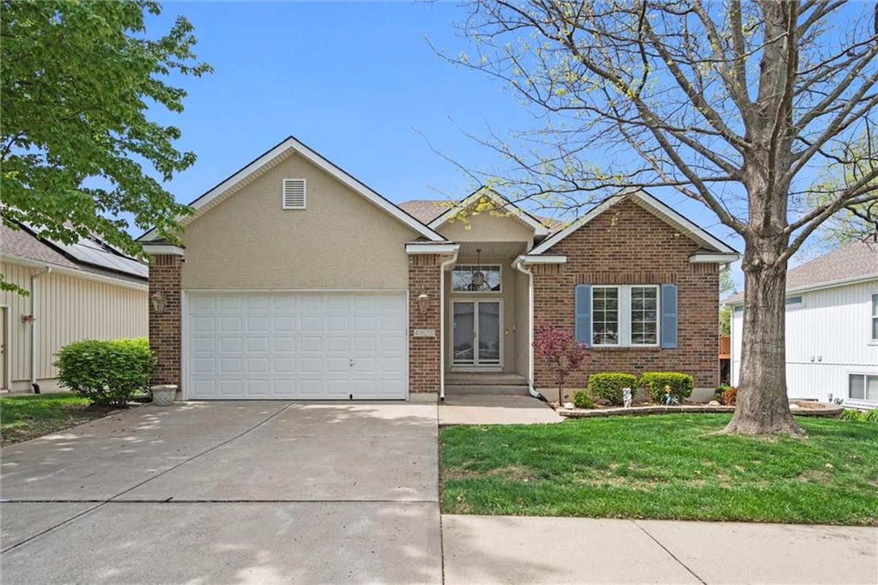 4828 SW Leafwing Dr, Lee's Summit, MO 64082 | Ask Cathy