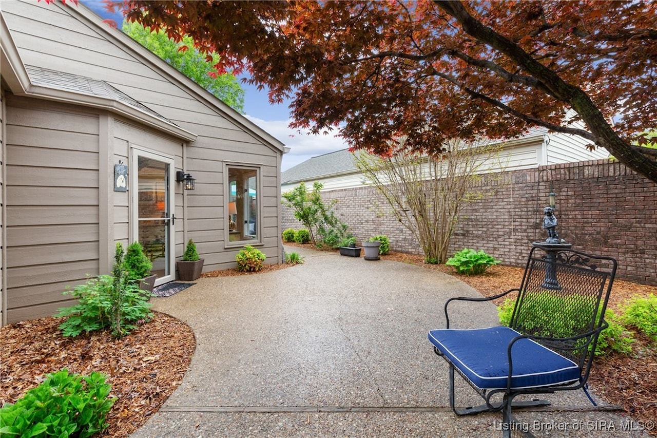 33 Abby Chase Dr Jeffersonville, IN 47130 | MLS 202507585