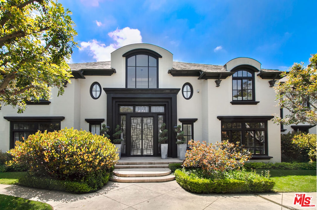 PHOTOS & DETAILS: 201 Delfern Dr, Los Angeles, CA 90077 For Sale - MLS #25532207 - Photos ...