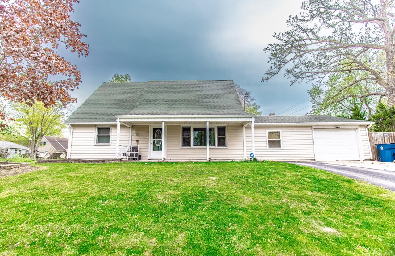 728 Long Run Rd Valparaiso, IN 46385 | MLS 820261