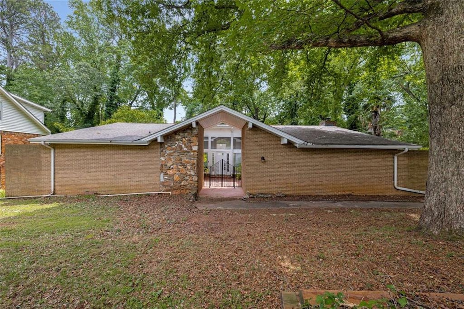 4701 Riverwood Circle Decatur, GA 30035 | MLS 7571190