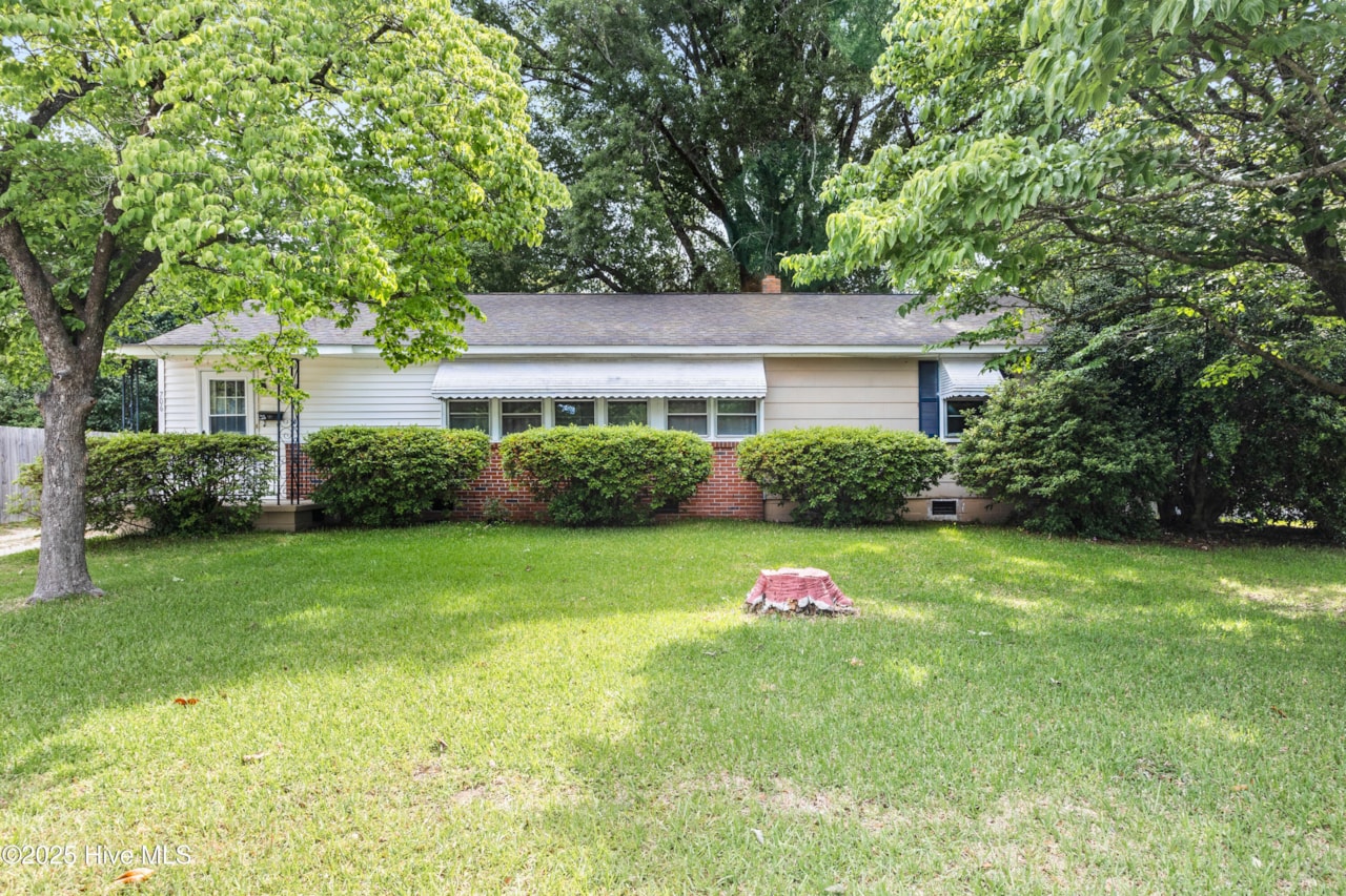 706 Henderson Dr Jacksonville, NC 28540 | MLS 100506702