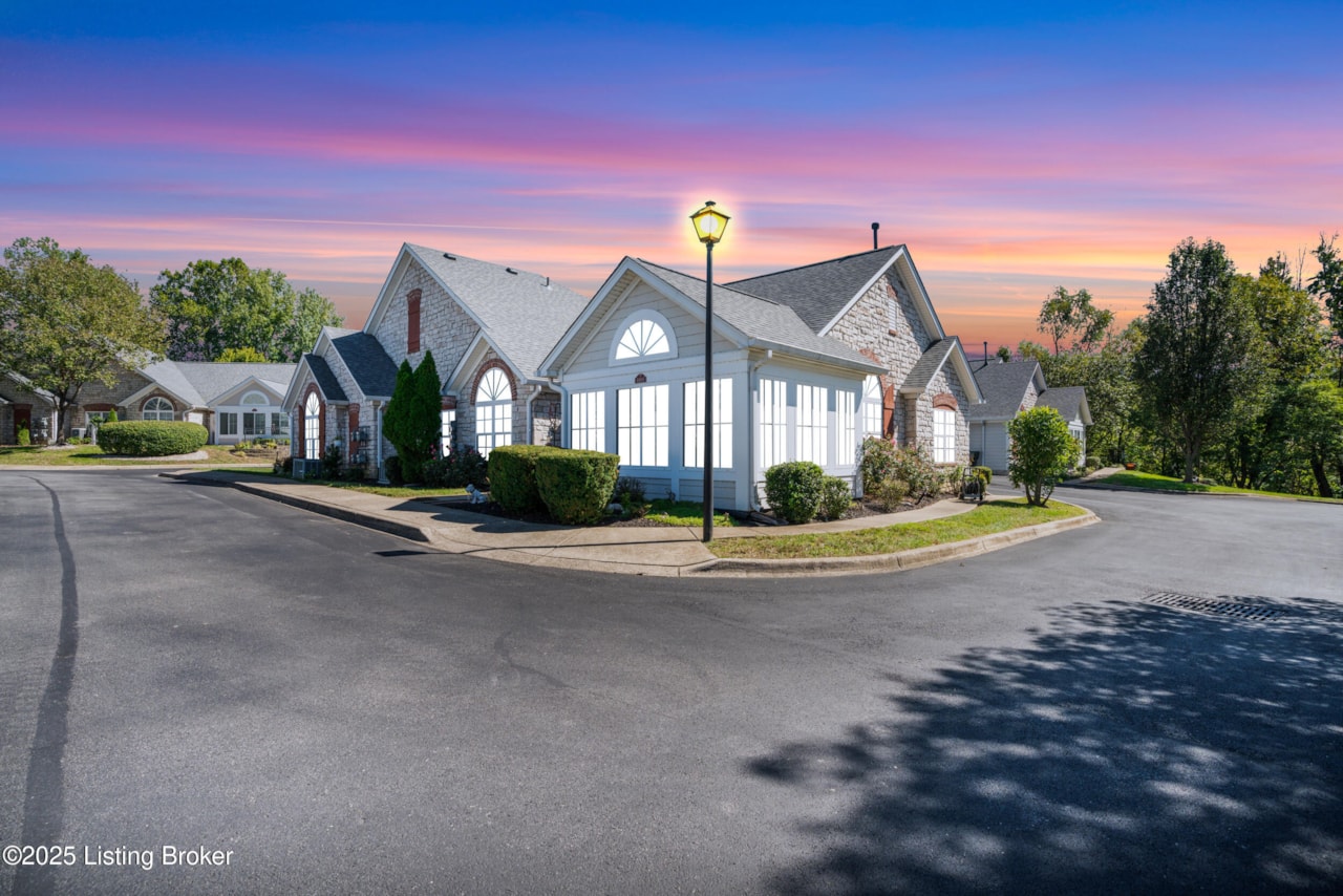 4403 Pinnacle View Pl Louisville, KY 40272 | MLS #1686634