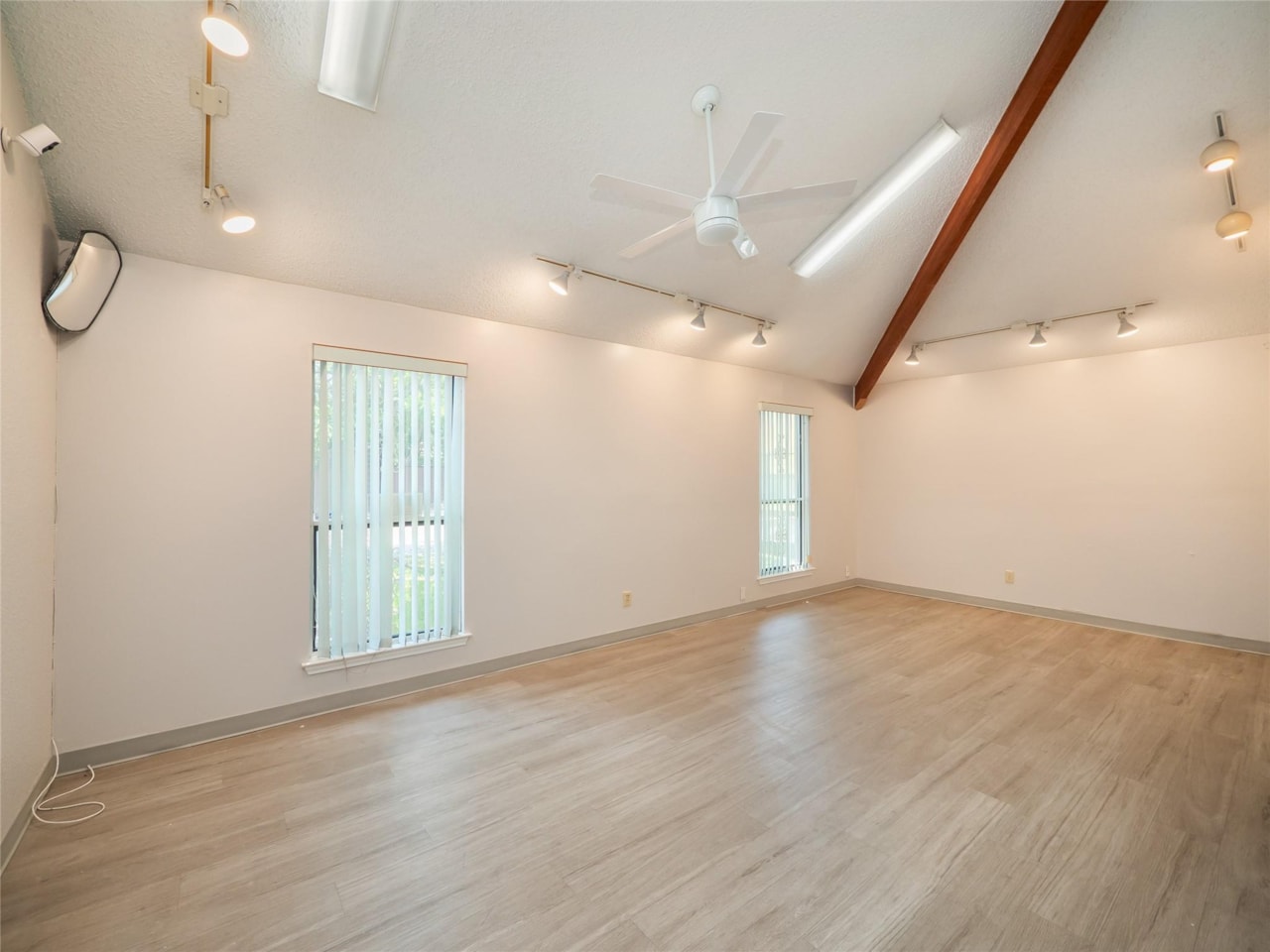 4409 Menchaca RD, Austin, TX 78745 | MLS# 8842519 | Ford Place 01 ...