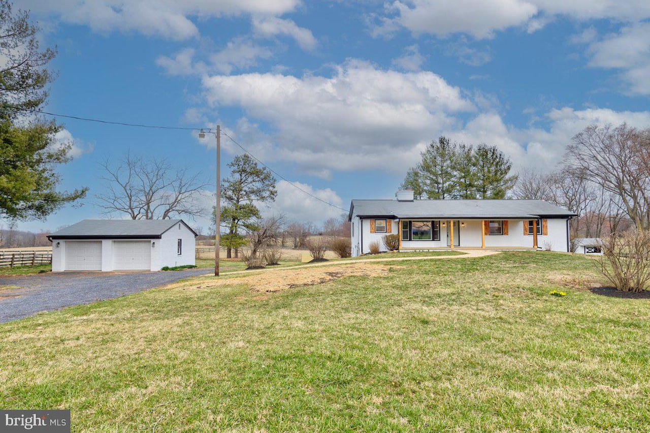 34358 Bloomfield Rd For Sale in Bluemont