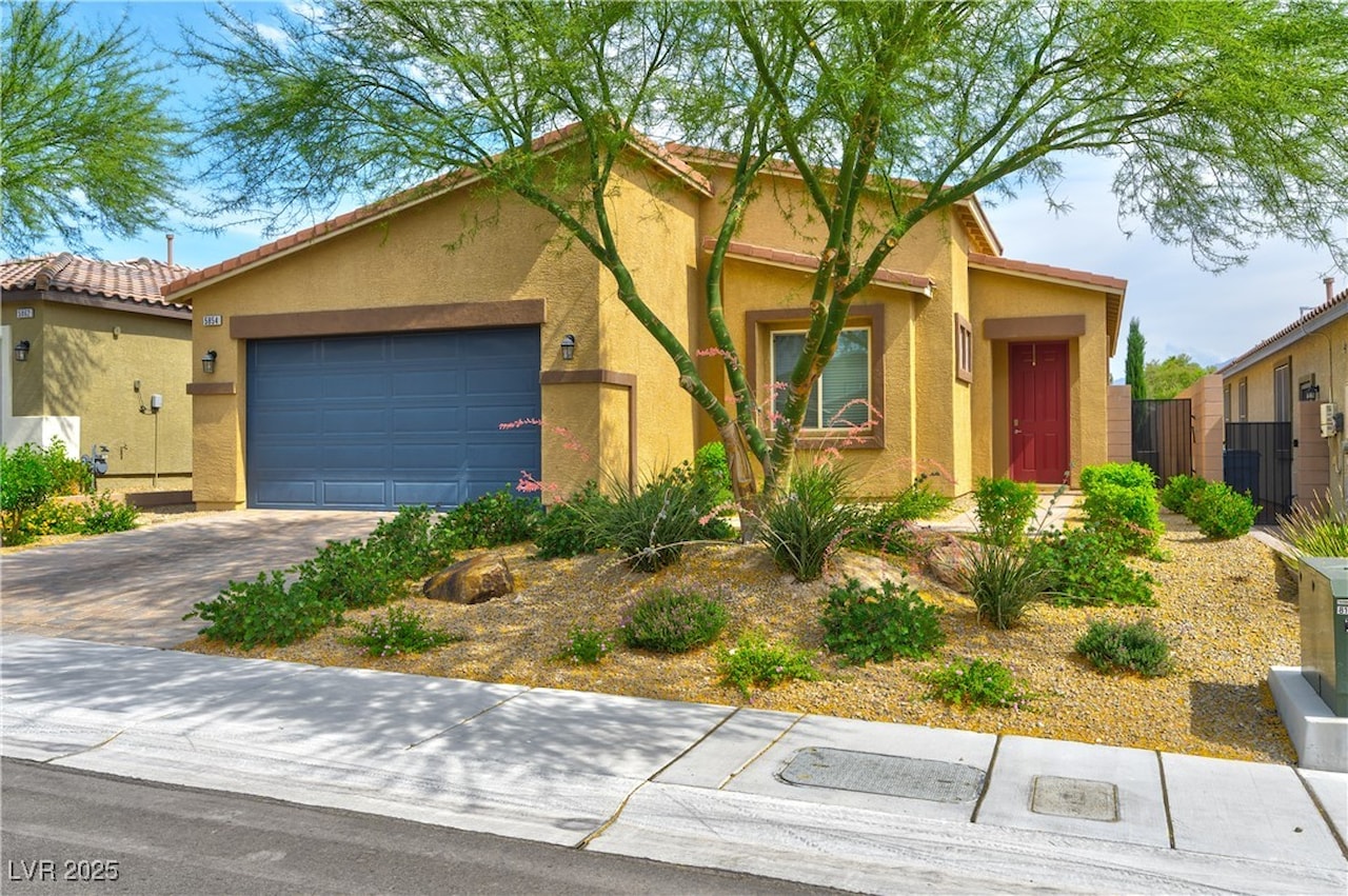 PHOTOS & DETAILS: 5854 Olivine Falls Ave, Las Vegas, NV 89130 For Sale - MLS #2685736 - Photos ...