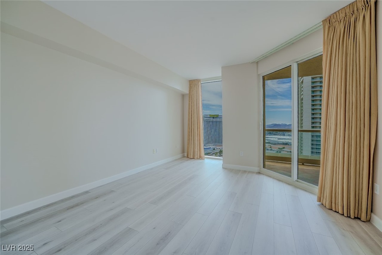 2747 Paradise Rd #2305 Las Vegas, NV 89109 | MLS 2687972