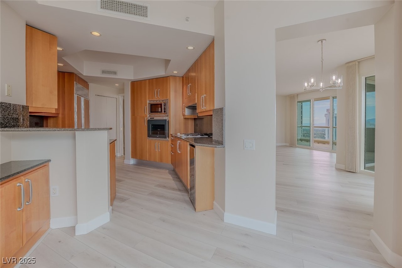 2747 Paradise Rd #2305 Las Vegas, NV 89109 | MLS 2687972