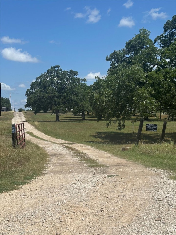 For sale 1231 Oak Grove RD Luling, TX farm for sale