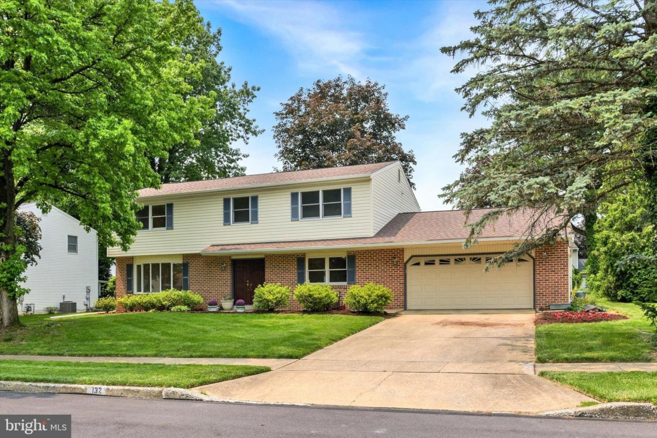 132 Allendale Way Camp Hill, PA 17011 home for sale, MLS#PACB2043160 ...
