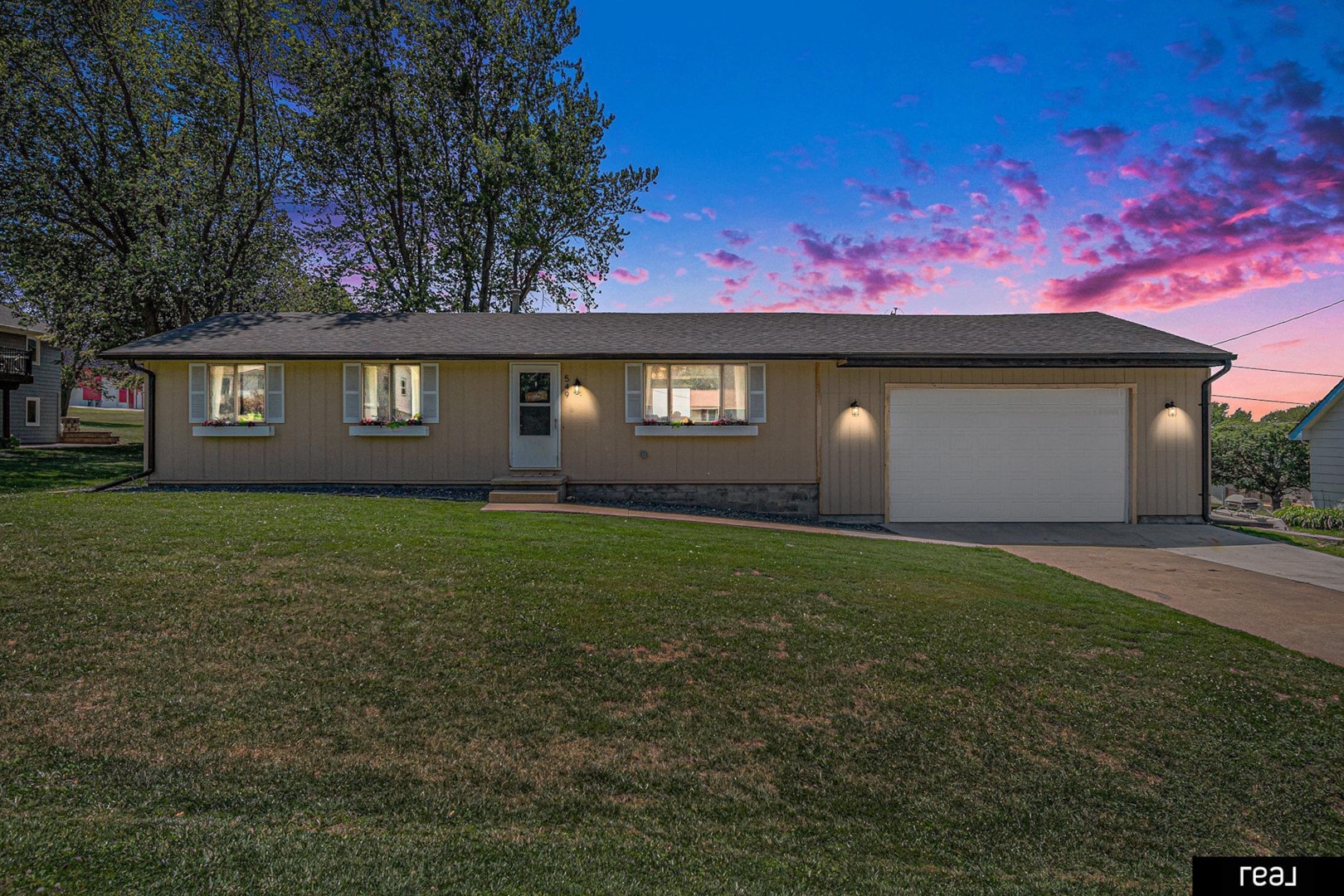 549 Washington Street Carson, IA 51525 | MLS 22517139