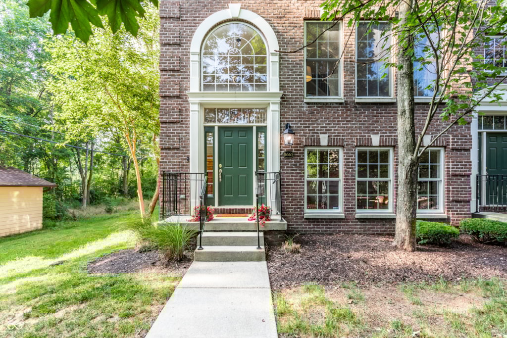 8665 Meridian Square Dr Indianapolis, IN 46240 | MLS 22050445