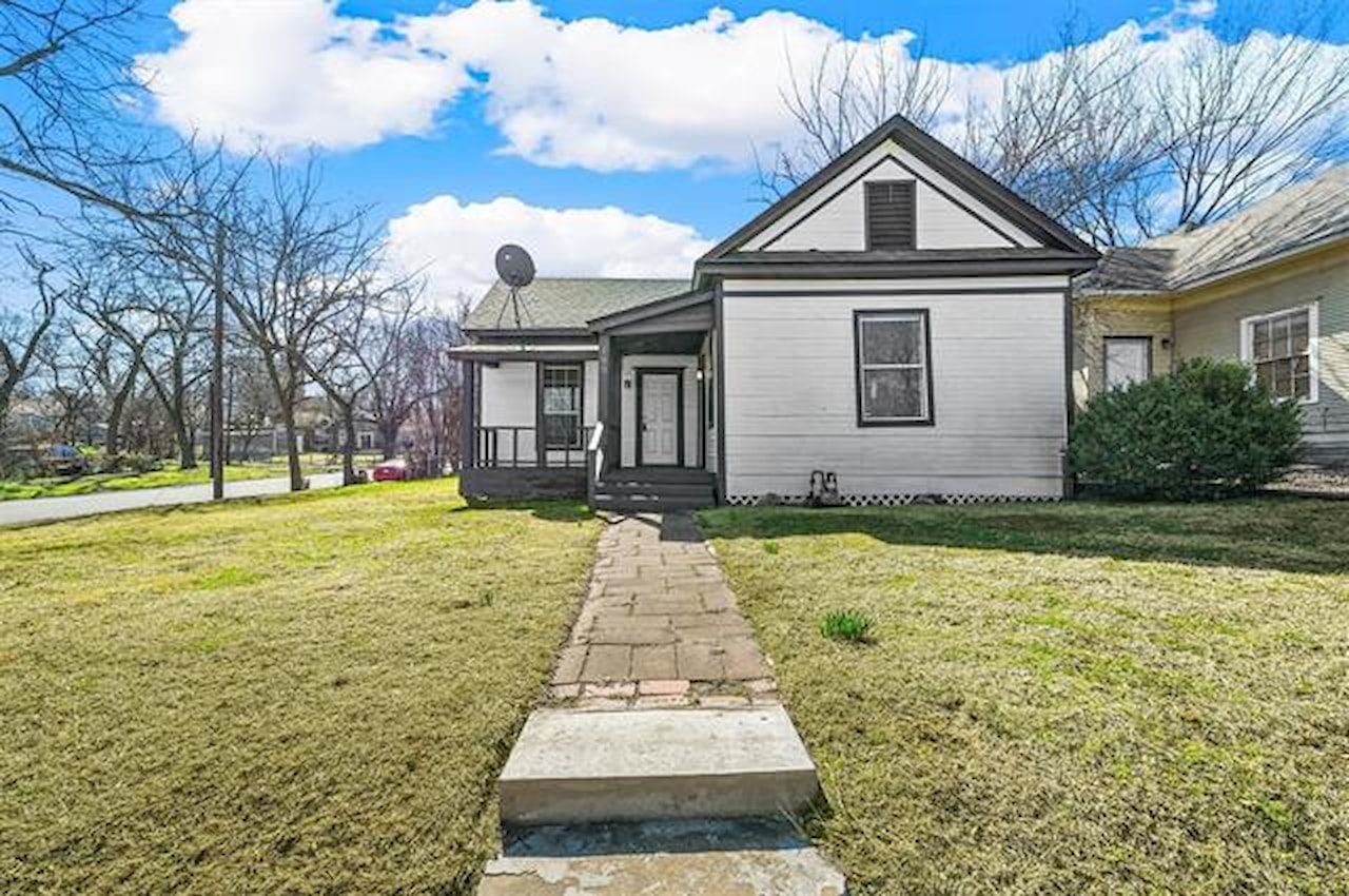 7502175021TX100 W Munson Street, Denison, TX 75021 - LivingWell Realty