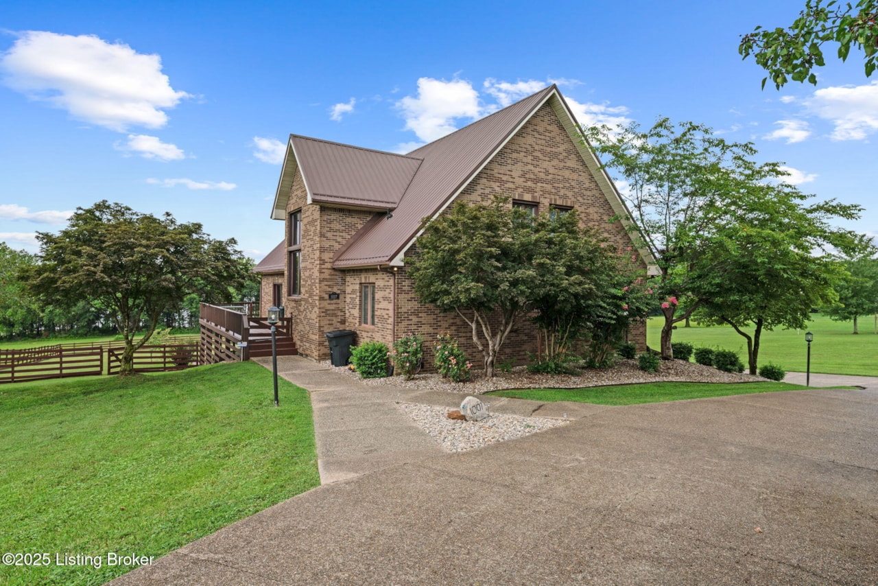 home for sale at 1007 Sandy Beach Ln Mcdaniels KY 40152 - MLS #1693159