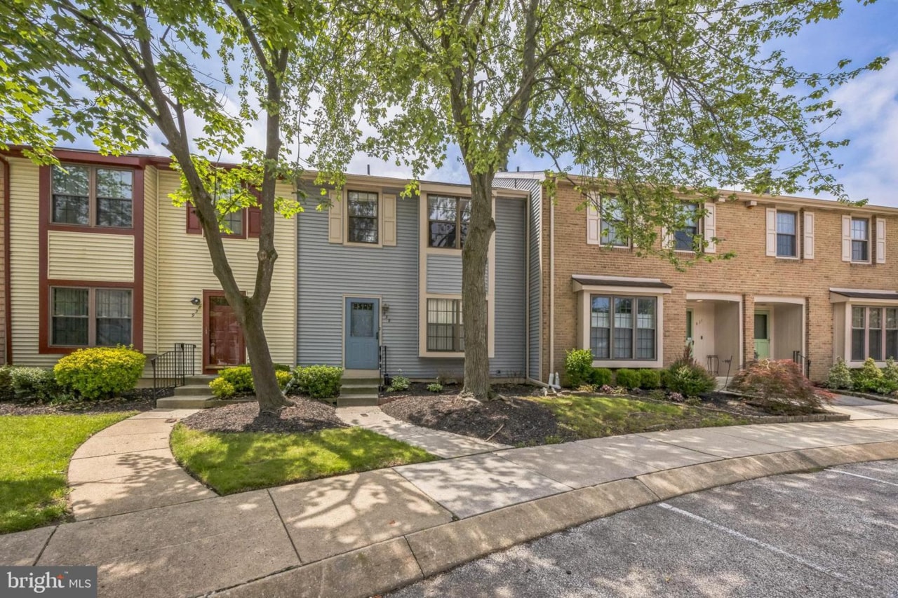 Cherry Hill Homes For Sale- 838 Kings Croft Welcome to 838 Kings Croft - a beautiful townhome ...