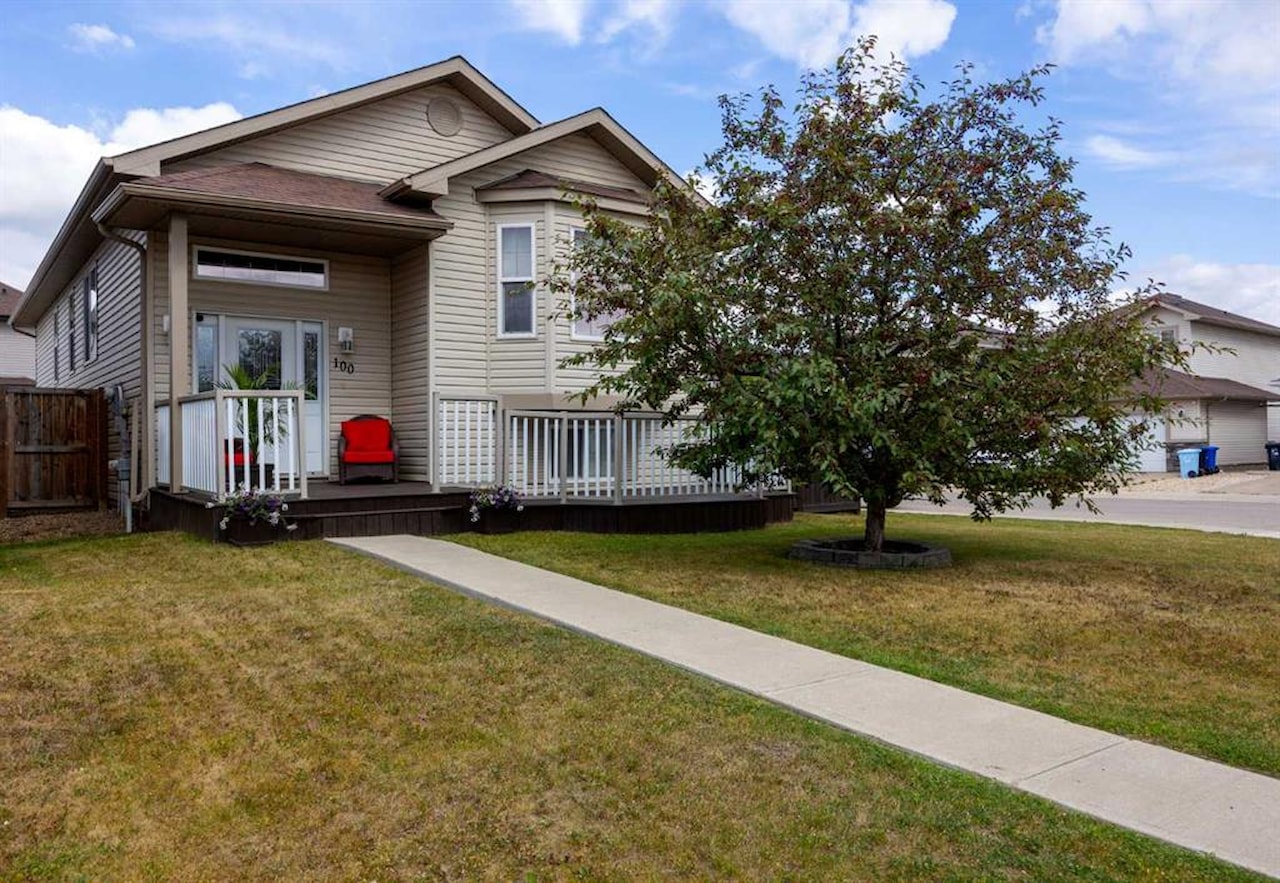 100 Honeysuckle Way Fort Mcmurray, AB T9K 0 | MLS® A2241118