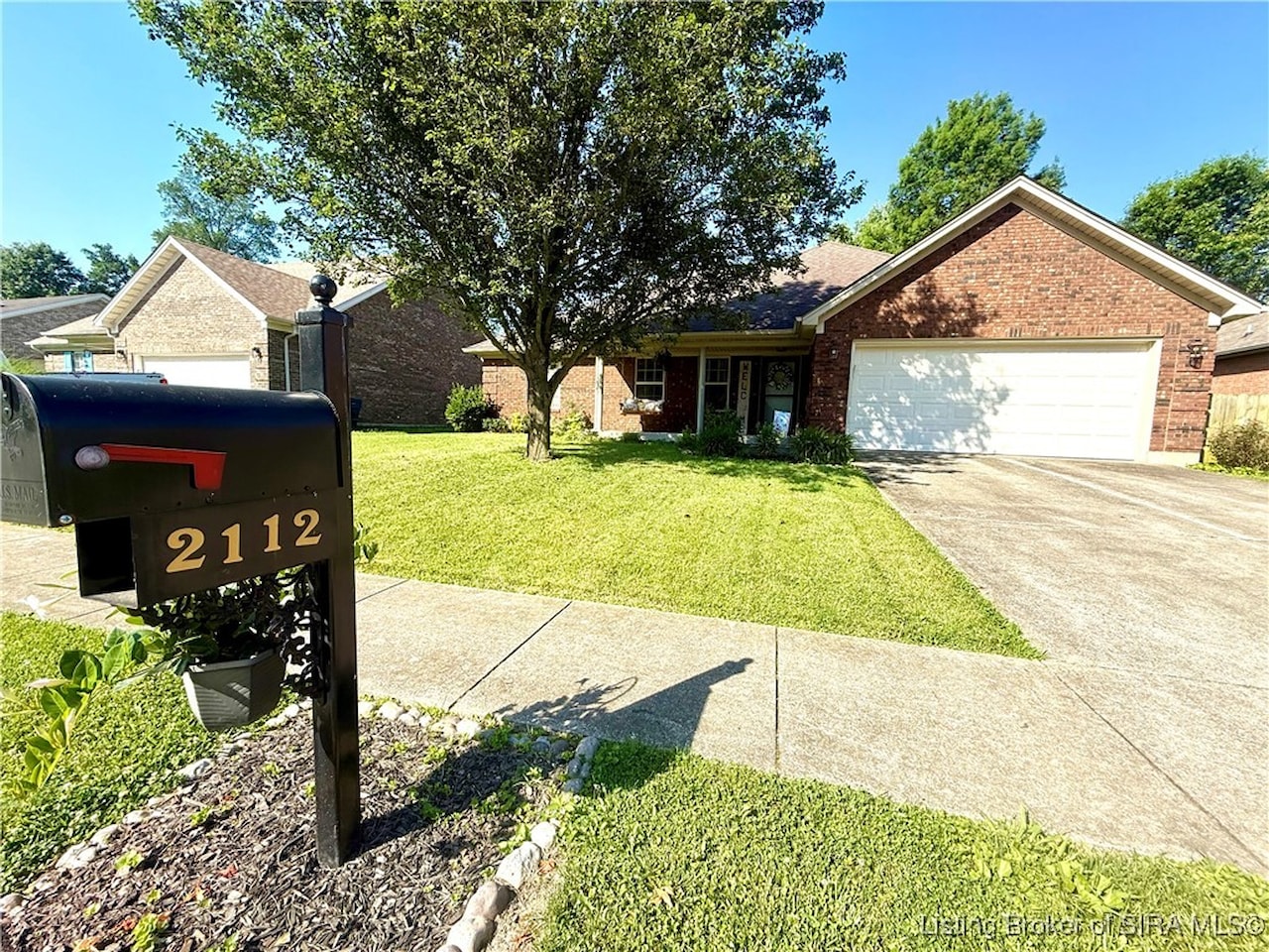 2112 Sterling Oaks Dr Sellersburg, IN 47172 | MLS 202508980